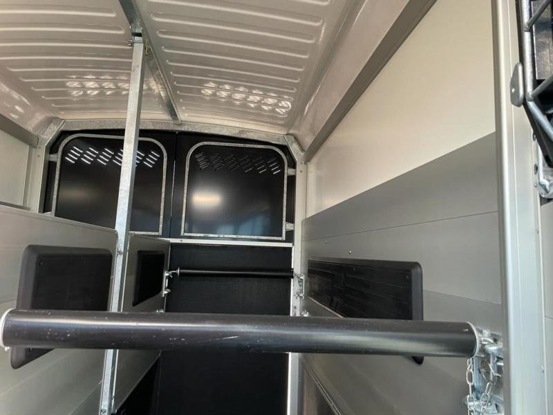 Ifor Williams Trailers Ifor Williams HBX511 Double Horse Trailer - Twin ...