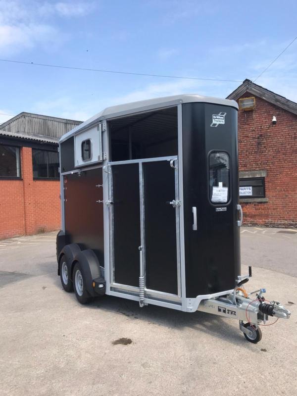 Ifor Williams Trailers Ifor Williams HB506 Double Horse Trailer - Twin ...
