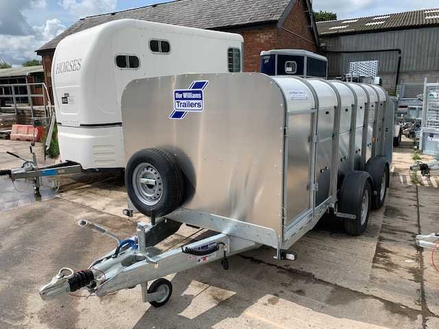 Ifor Williams Trailers Ifor Williams TA5G 12'x4' H/R LOW ROOF LIVESTOCK ...