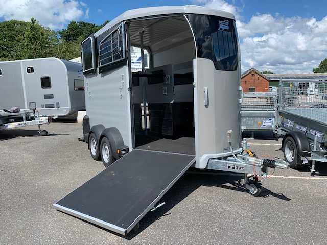 Ifor Williams Trailers Ifor Williams HBX511 Double Horse Trailer - Twin ...