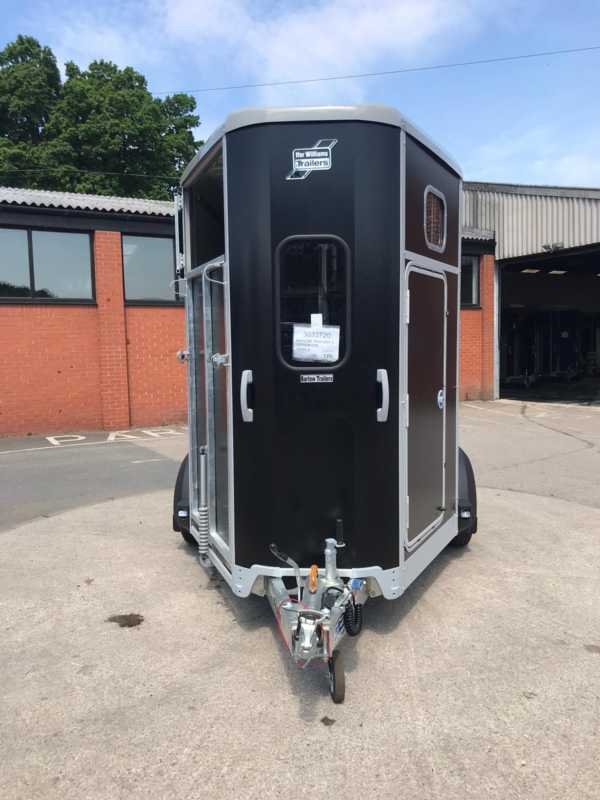 Ifor Williams Trailers Ifor Williams HB506 Double Horse Trailer - Twin ...