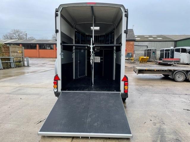 Ifor Williams Trailers Ifor Williams HBX506 Double Horse Trailer - Twin ...